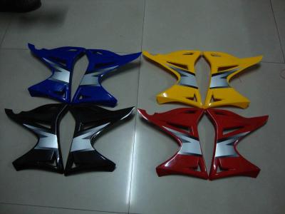 China Cubierta ornamental del ABS amarillo azul negro rojo del MOTOCRÓS de SUZUKI GXT200, depósito de gasolina L derecho en venta