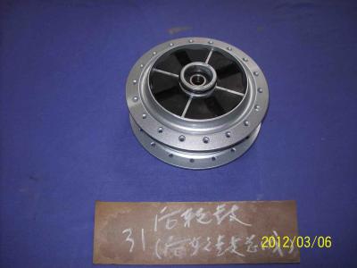 MONTAJE DE LA RUEDA POSTERIOR DEL MOTOCRÓS AG100 DE YAMAHA AG100