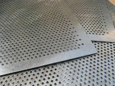 China El acero inoxidable perforó la malla metálica/perforó la hoja con perforado en los diversos modelos, aduana 304, 316, 316L en venta