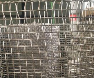 Chine SS304 s'est fermé/maille tissé par bord rond avec 4/5/6Mesh/Inch, le diamètre de fil de 1.2mm, 4feet x 100feet à vendre