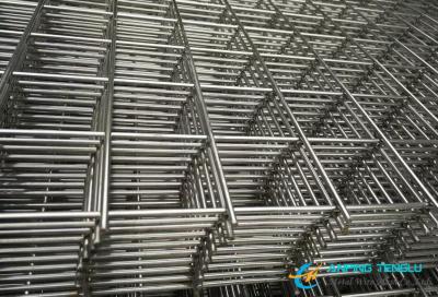 Chine Acier inoxydable soudé résistant de grillage avec le fil de 2mm à de 4mm à vendre