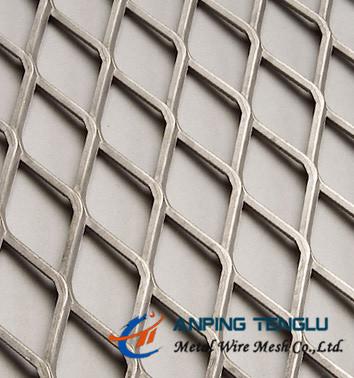 China Raised Expanded Metal Diamond Hole With 1.22*2.44m, 1m*2m Panel Size en venta