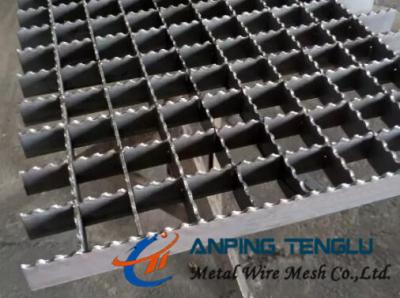 Chine Non-slip Serrated Welded Steel Grating, Used as Platforms, Walkaways, etc à vendre