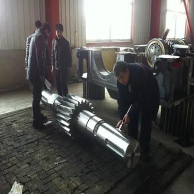 Cina Asse di rullo ad alta resistenza forgiata calda dell'acciaio legato dell'asse 35crmo 34CrNiMo6 in vendita