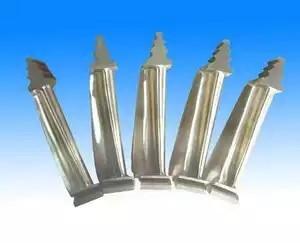 Cina Pezzo fucinato d'acciaio di fusione lungo della paletta della turbina di processo 718 di pezzo fucinato aperto dello stampo in vendita