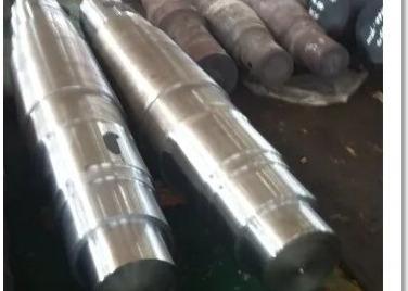 China Stahllegierungswelle des Schmiedens Sae4140 42crmo4 Q+T sterben lange Faden-Welle zu verkaufen