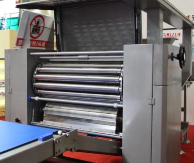 Cina Linea/pasta di laminazione della pasticceria di 4 satelliti che lamina con l'abilità di rivestimento della pasta potente in vendita