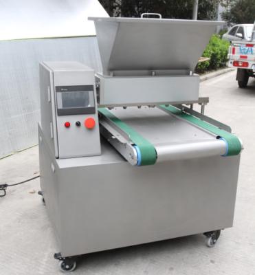 China Servo Motor Driving Cake Depositor Machine 600mm Working Width With 6 Removable Nozzles for sale