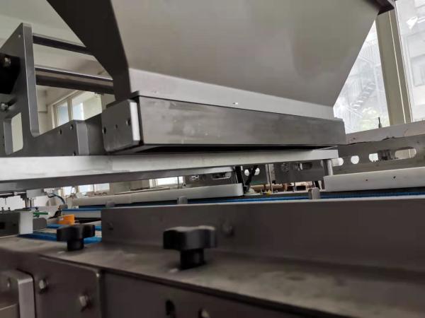 Macchina del depositante del dolce del pistone di capacità elevata con il sistema di posizionamento preciso