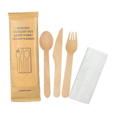 Cina Pacchetto individuale Forchette in legno Cucchiaio Coltello e tovagliolo Set di posate in legno usa e getta in vendita