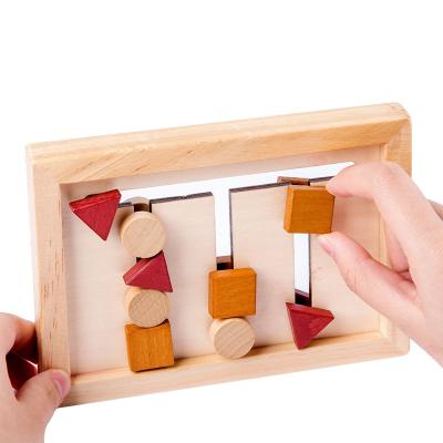 中国 2cm木のMontessoriの赤ん坊のおもちゃの数学の幾何学的な就学前の学習のゲーム 販売のため