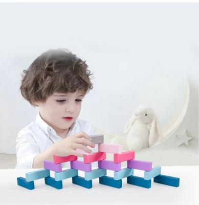 Cina Equilibri 48pcs ha colorato i blocchetti di legno di domino ha impilato i giocattoli educativi dell'arcobaleno in vendita