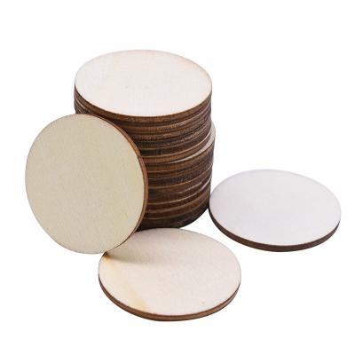 Cina Spazio in bianco che dipinge i dischi di legno non finiti di legno di pino dei mestieri di 10cm in vendita