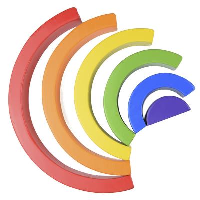 Cina i giocattoli di legno dei blocchetti di 4.5cm hanno incurvato impilando i blocchetti dell'arcobaleno in vendita