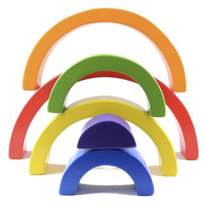 Cina i giocattoli di legno dei blocchetti di 4.5cm hanno incurvato impilando i blocchetti dell'arcobaleno in vendita