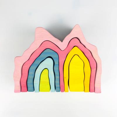 Cina Particelle elementari di legno Toy Geometric Rainbow Building Blocks di Pegdolls in vendita