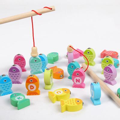 中国 教育子供Montessoriのためのゲームの木の英数字のおもちゃを早く採取する 販売のため