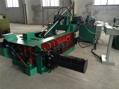 China Het ontslaan Lossend Plc Controleschroot het In balen verpakken Machine Hydraulische Aandrijving Te koop