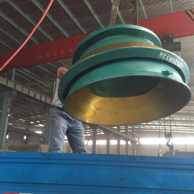 Cina Parti di ricambio per coperture di coperture di acciaio ad alto manganese Mn18Cr2 per frantumiere HP300 HP400 HP500 in vendita