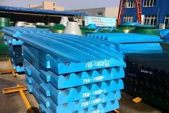 Cina Parti di ricambio per la frantumazione delle mascelle di acciaio ad alto manganese per applicazioni di estrazione di minerali di precisione in vendita