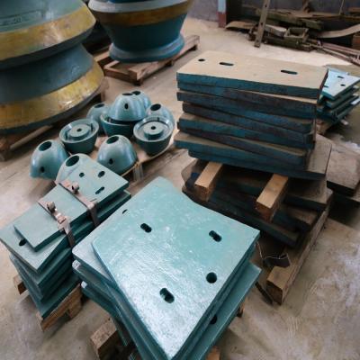China C125 Peças sobressalentes de triturador de mandíbulas Placa com proteção robusta no tipo de processamento de forja à venda