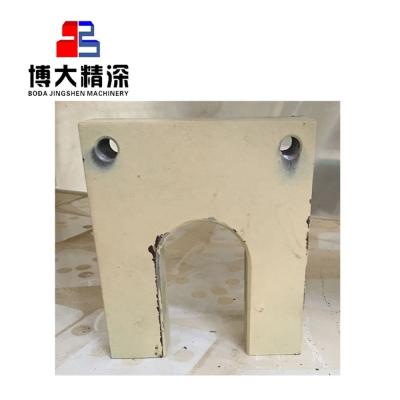 China Robust C160 Intermediate Plate Jaw Crusher Spare Parts Made of Carbon Steel for Mining for sale