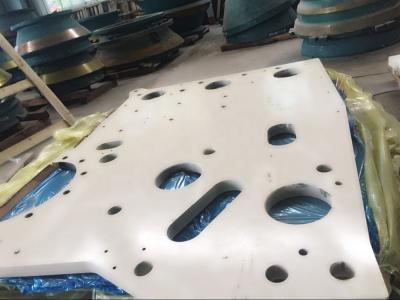 Cina Parti di ricambio per frantumiere di mascella per frantumiere di coni di pietra Parti di piastre laterali Peso 100 kg in vendita