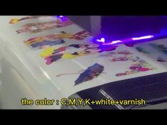 colori a base piatta della stampante 4 del getto di inchiostro UV di 2.5m per materiale rigido e molle