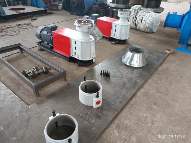 Poultry Feed Diesel Pellet Mill  Flat Die Electric Pellet Machine