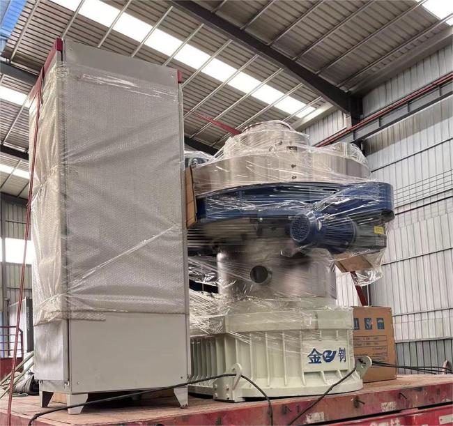 2000-2500kg/h Output Biomass Pellet Machine with Air cooled Radiator to Cool Down Gear Oil