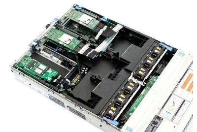 Cina Stock 2U Rack Server R740XD con processore Intel Xeon 4215 Offerta speciale in vendita