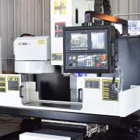 China 3 Axis Linear Way Vertical CNC Machine BT40 VMC CNC High Speed Machine for sale