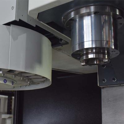 Chine VMC machine complètement automatique verticale 3 4 de commande numérique par ordinateur centre d'usinage de 5 axes à vendre