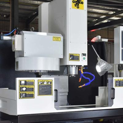 China BT40 VMC quatro tabela de trabalho vertical do centro fazendo à máquina 1800x420mm da máquina do CNC da linha central à venda