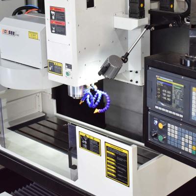 China Tabela de trabalho longa 1500x420m da máquina de trituração da linha central VMC do vertical três 400kg Max Load à venda