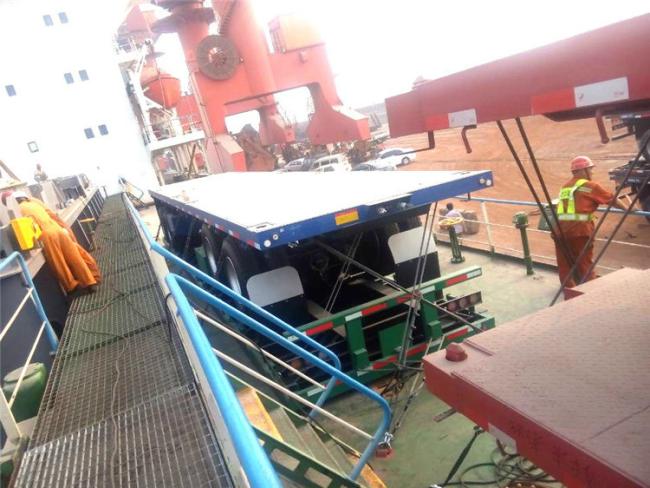 China Famous CLW 40-60 ton Flat Bed Excavator Truck Trailer And Low Flatbed Trailers