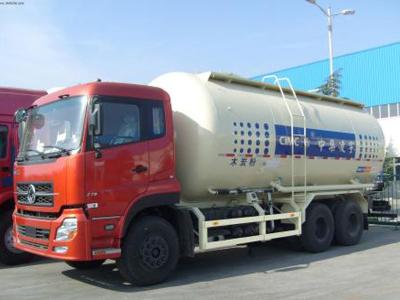 Cina Camion 26 - 32 CBM del cemento alla rinfusa di Dongfeng 6x4 32000 litri di camion delle polveri sfuse in vendita