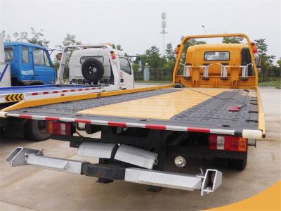 China 4X2 kleine Flatbed Slepenvrachtwagen 3 Ton 2 Assen 6 Goedgekeurde Wielen voor CCC van Sinotruk HOWO Te koop