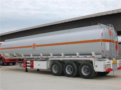 Cina Semirimorchio cisterna dell'olio dell'asse 42000L 42M3 42cbm del rimorchio 3 dei semi dell'autocisterna del combustibile del acciaio al carbonio in vendita