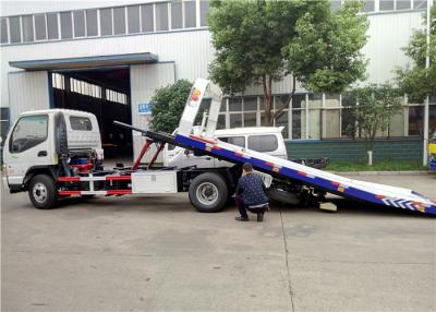 Cina Piccolo camion di rimorchio di ISUZU 4x2, 6 ruote camion di demolitore a base piatta da 3 tonnellate per due/tre automobili in vendita