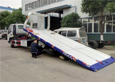 Cina Piccolo camion di rimorchio di ISUZU 4x2, 6 ruote camion di demolitore a base piatta da 3 tonnellate per due/tre automobili in vendita