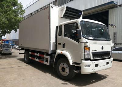 China Kleines Kühlfahrzeug Sinotruk FAW 4X2, Werbungs-Kühlfahrzeuge des Fiberglas-5T zu verkaufen