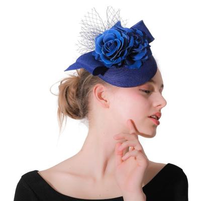 Cina Decorazione di festa Fascinatore di piume Sinamay con accessori in filo 20*30 cm in vendita