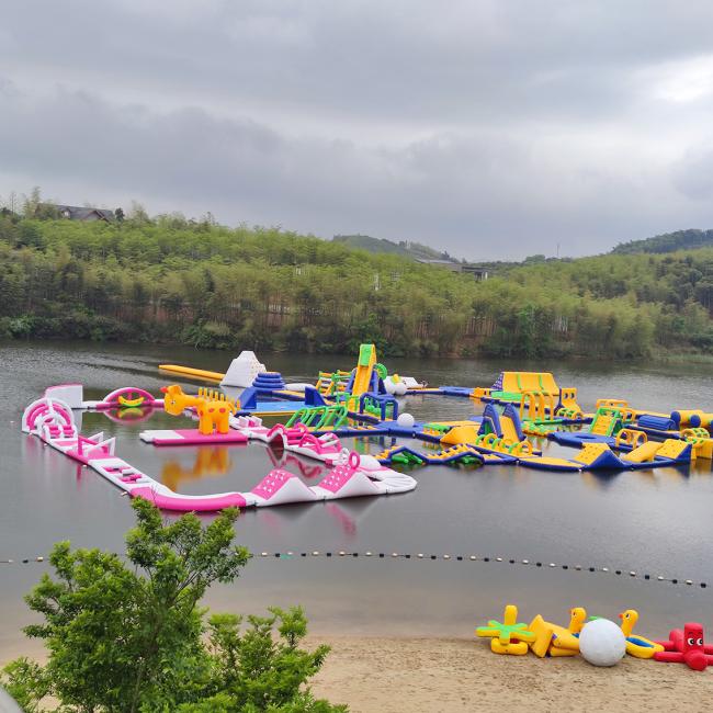Modular Inflatable Water Park with Floating Obstacles Slides And Climbing Zones for Lake Resort Beach And Aqua Park Projects