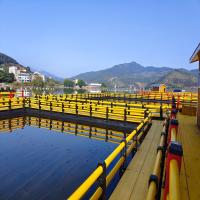 China HDPE Floating Sightseeing Platform 80m-300m Circumference for Lake River Resort for sale