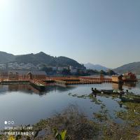 China Assembled Floating Water Platform HDPE Custom Water Activity Deck 80m-300m Circumference for sale