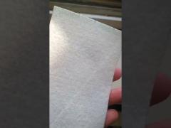Toiletpapierdocument die Gevoeld waardevol materiaal met de Enige Draad van de Laagbodem maken