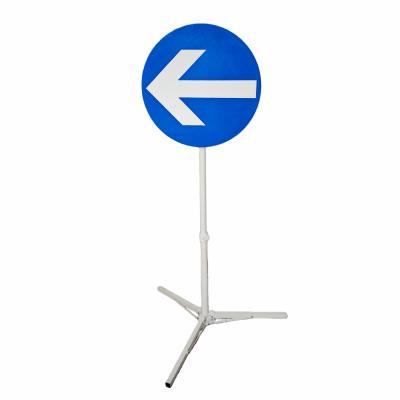 China 3M Reflective 8-Direction Adjustable Traffic Sign with Height Adjustable Aluminum Arrow Board for sale