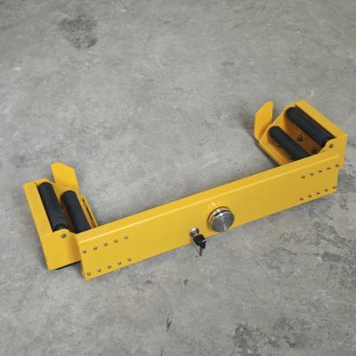 China Electrostatic Spraying 5KG Lightweight Wheel Anti-theft Lock with Anti-slip Rubber Base for Secure Parking for sale