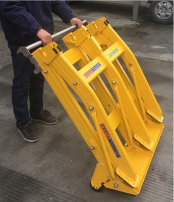 China LED Arrow Collapsible Vehicle Interception Barrier Yellow for sale